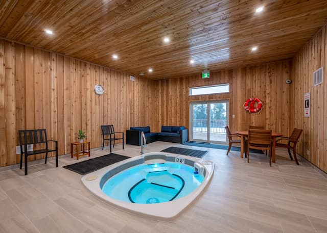 Ice fishing | World Class Fishing Resorts